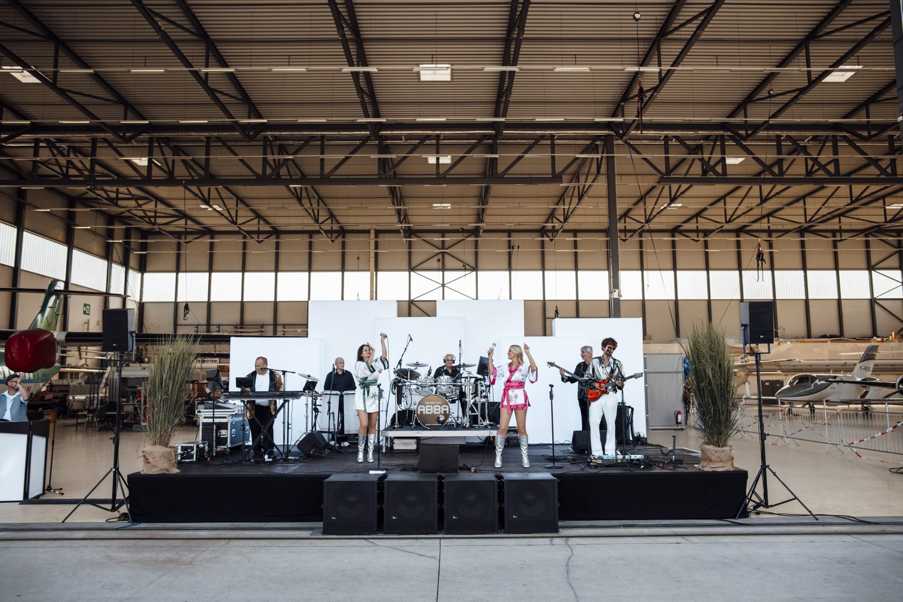 Aircraft Jobs and trainees: Mechanic, Electronics – RAS